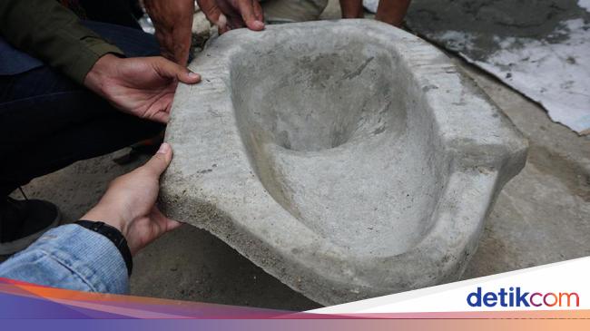 Foto: Proses Pembuatan Jamban Sederhana oleh Warga Pedalaman NTT
