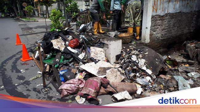 Satpol PP Akui Sulit OTT Pembuang Sampah Sembarangan di Kota Malang
