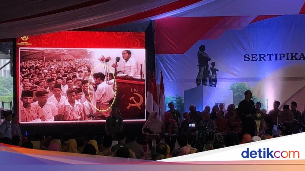Tepis Isu PKI, Jokowi: Saya dan Keluarga Besar Muslim!