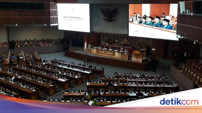 409 Anggota Dewan Tak Hadir di Rapat Paripurna Hari Ini 409 Anggota Dewan Tak Hadir di Rapat Paripurna Hari Ini