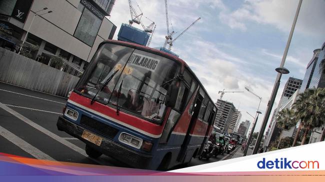 Unek-unek di Balik Viral Metromini Adang TransJakarta
