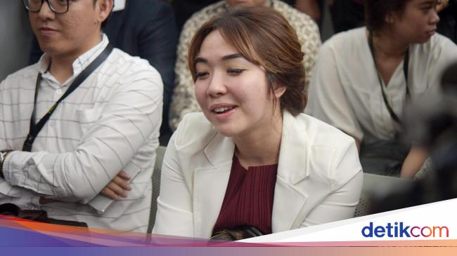 Senyum Tegar Gisel Jelang Sidang Putusan Cerai dengan Gading Marten