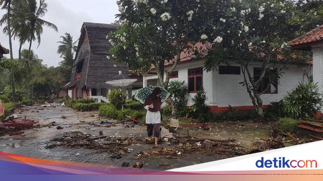 Diterjang Tsunami, Begini Potret Kerusakan di Pantai Anyer Pagi Ini
