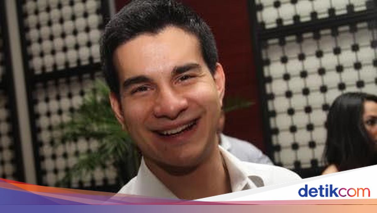 Steve Emmanuel dan 6 Kisah Cintanya