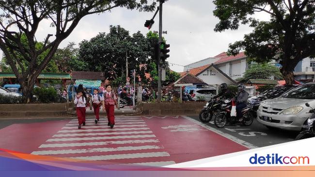 Dishub Depok Sosialisasikan Pelican Crossing di Jalan Margonda