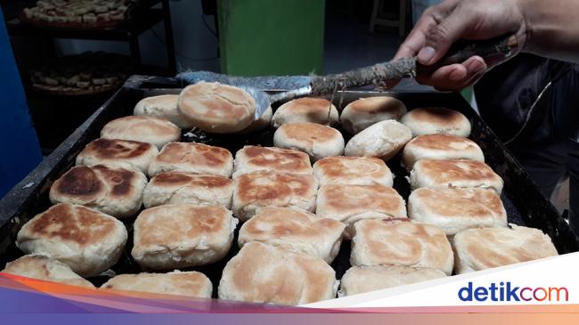 Latopia, Pia Asli Tegal yang Banyak Diburu Saat Imlek