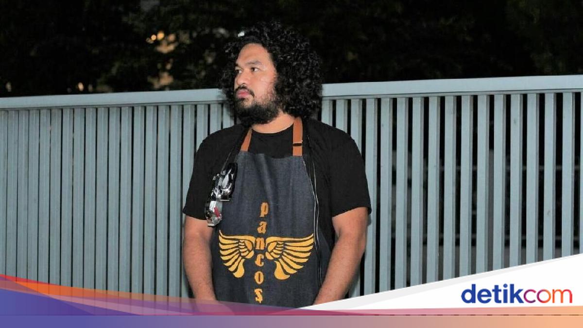 Ini Henoch Sitompul, Barber Langganan Pejabat Indonesia Bertarif Rp 1,5 ...