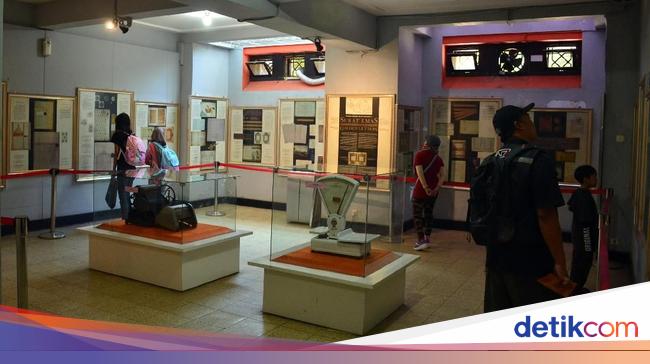 Foto: Penasaran Isi Museum Pos Indonesia