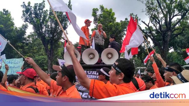 Pak Pos: Gaji Kepala Kantor Rp 5,4 Juta, Direkturnya Rp 50 Juta