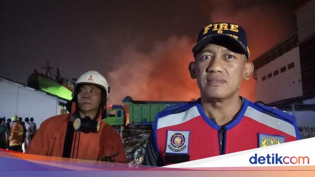Damkar DKI Imbau Warga Cabut Colokan Listrik-Gas Sebelum Mudik