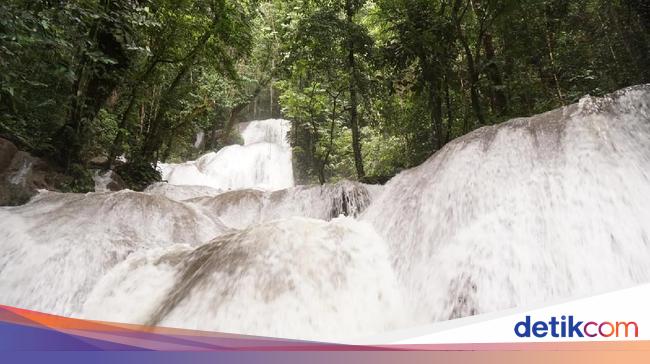 Satu Lagi Air Terjun Perawan Cantik di Papua