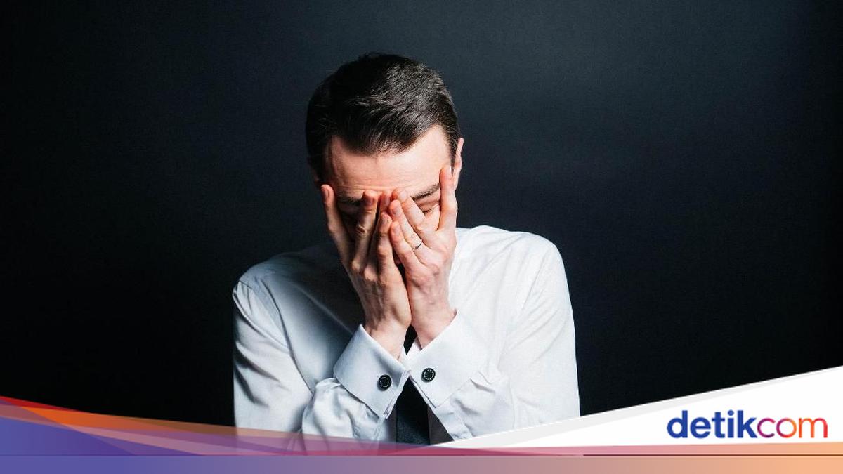 Playlist Lagu Galau Buat Korban Perselingkuhan: Dengar, Nangis Lalu ...