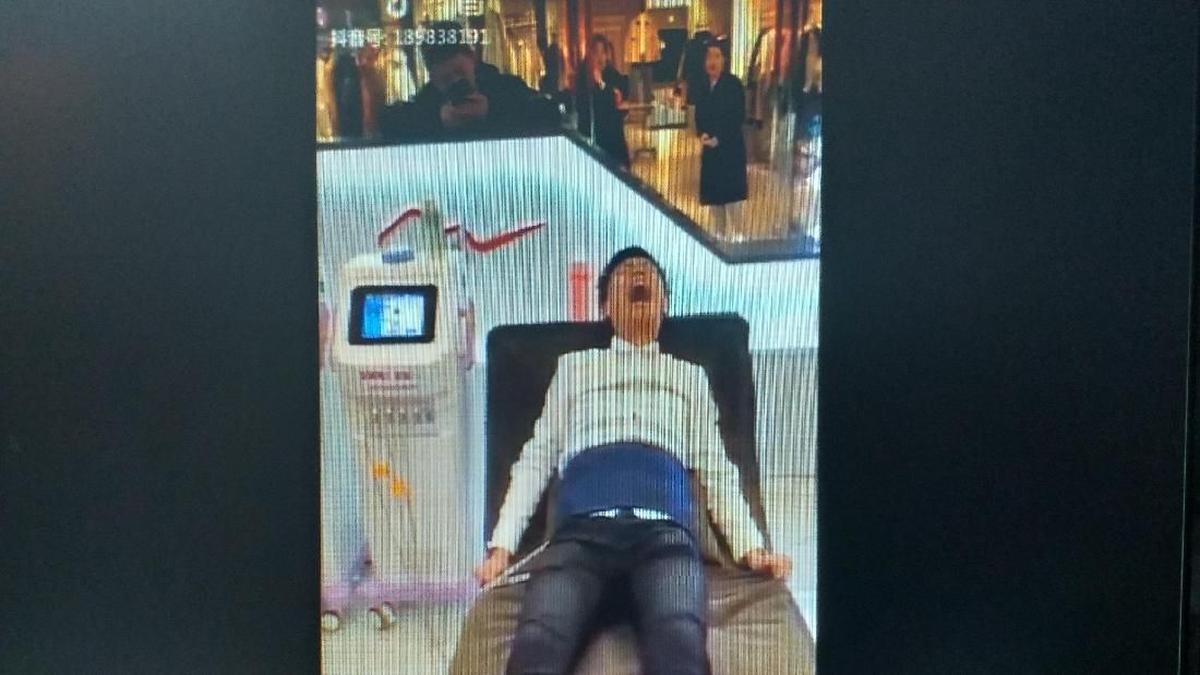 Rasakan Sensasi Saat Melahirkan Pria Teriak Dan Meronta Kesakitan