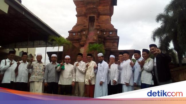 Salam 2 Jari Salim Segaf di Kompleks Menara Kudus Diprotes Pengurus