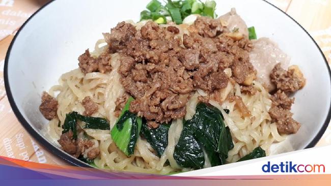 Mie Keriting Luwes: Mie Daging Sapi dan Yamin Enak Dekat Stasiun Sudirman