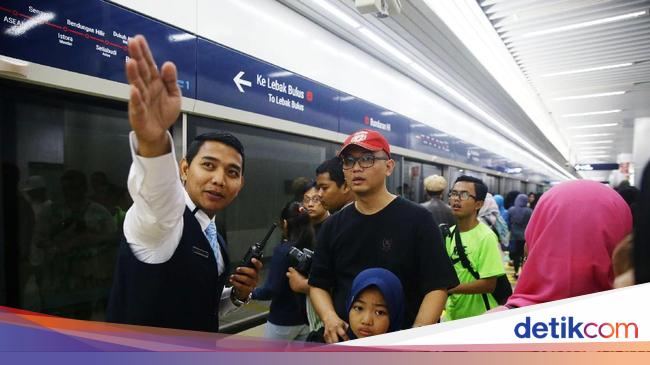 Pengguna iOS Ramai-ramai Cari 'MRT Jakarta' di App Store
