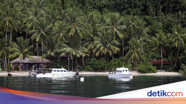 Menikmati Keindahan Alam Halmahera Selatan di Sali Bay Resort