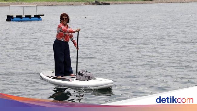 Mau Main Paddle Board Seperti Menteri Susi? Ini 6 Tempatnya