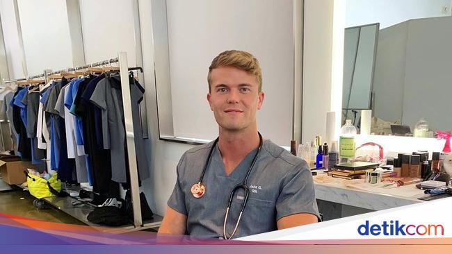 Foto: Gaya Liburan Perawat Ganteng, Jake Grez