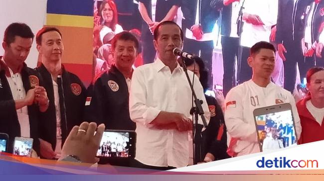 Jokowi Hadiri Deklarasi Dukungan Komunitas Olahraga Di Tangerang