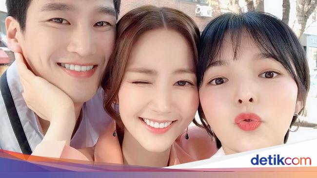 Sinopsis 'Her Private Life', Drakor yang Dibintangi Park Min Young