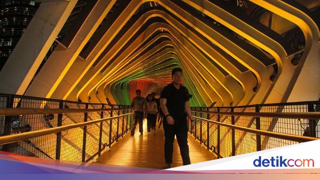 8 Wisata Malam Hits dan Aesthetic di Jakarta Selatan, Ada M Bloc Space