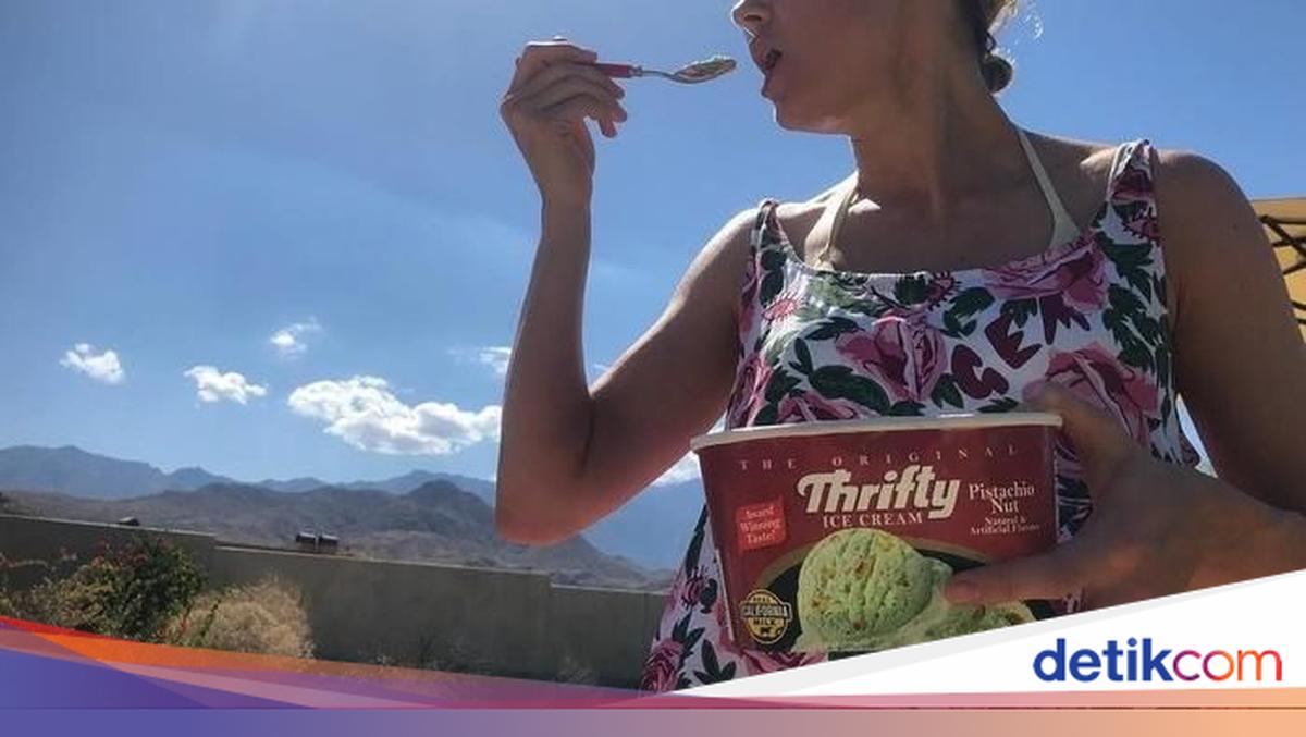Anggunnya Pose 8 Superhero Cewek 'Avengers: Endgame' Bareng Makanan Favorit