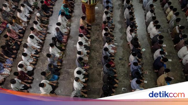 Keutamaan Salat Subuh Berjamaah di Masjid bagi Laki-laki Keutamaan Salat Subuh Berjamaah di Masjid bagi Laki-laki
