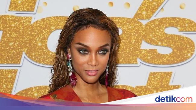 Jadi Model Sampul Majalah Baju Renang Tertua, Tyra Banks Tetap Memesona Jadi Model Sampul Majalah Baju Renang Tertua, Tyra Banks Tetap Memesona