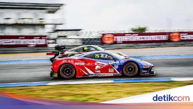 Intip Persiapan Balapan Rio Haryanto dan David Tjiptobiantoro