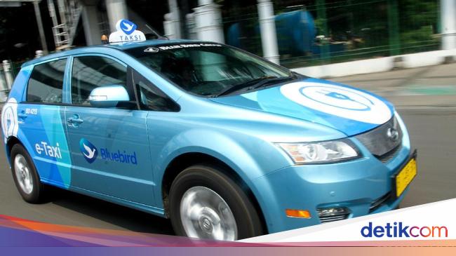 Armada Blue Bird dari Masa ke Masa: Dulu Holden Kini Tesla