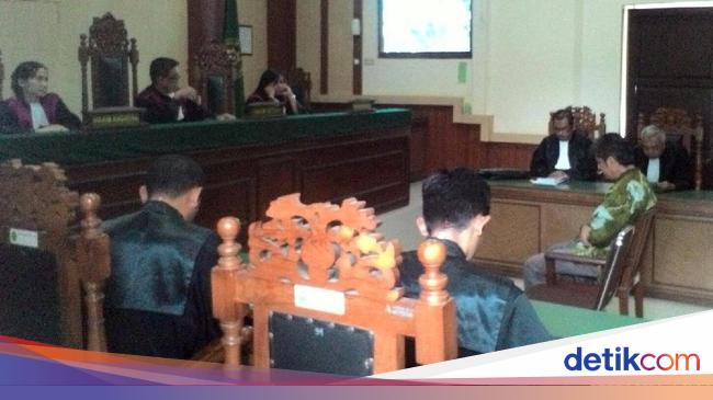 Kasus Meme PDIP, Pledoi Ketua IDI Wonogiri Minta Dibebaskan