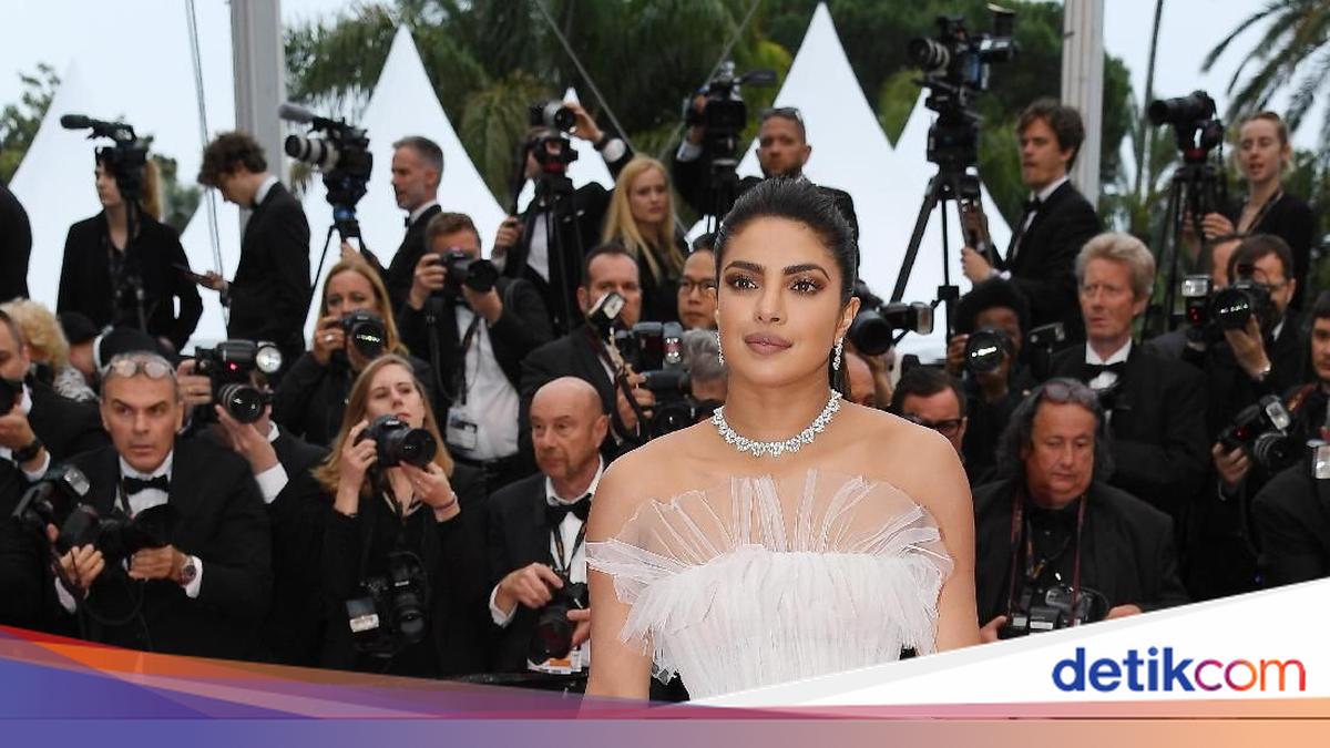 Priyanka Chopra Disebut Sindir Islam, Bikin Fans Ngamuk