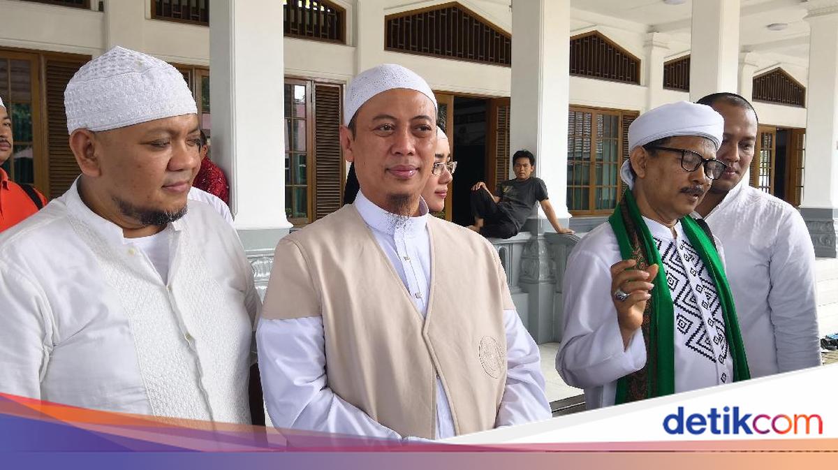 Ustaz Arifin Ilham Meninggal, Opick: Kita Kehilangan Satu Paku Bumi