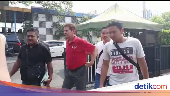 Buku Jerry D Gray: Cara Pengobatan Islami sampai soal Dajjal