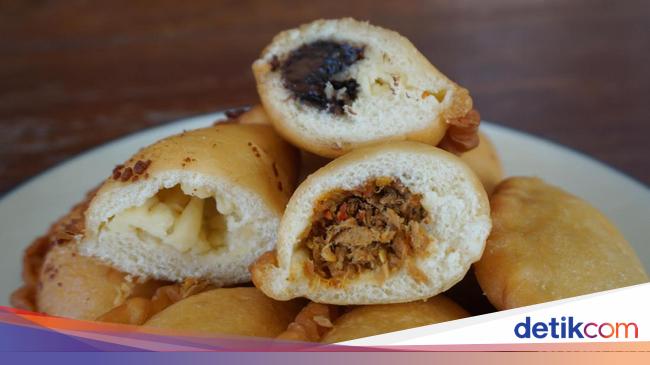 Panada Mantap: Panada Isi Cakalang hingga Cokelat Keju Langganan Artis