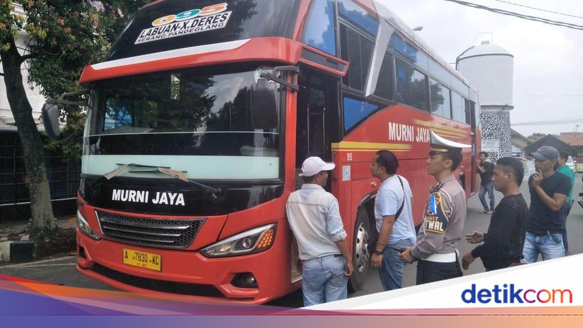Alasan Mengapa Bus AKAP Ditempeli Stiker Jumbo