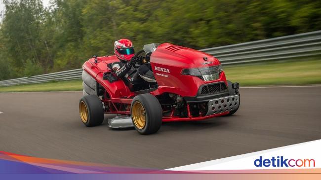 Mobil Pemotong Rumput Ini Lebih Ngacir Dibandingkan Mobil Keluarga