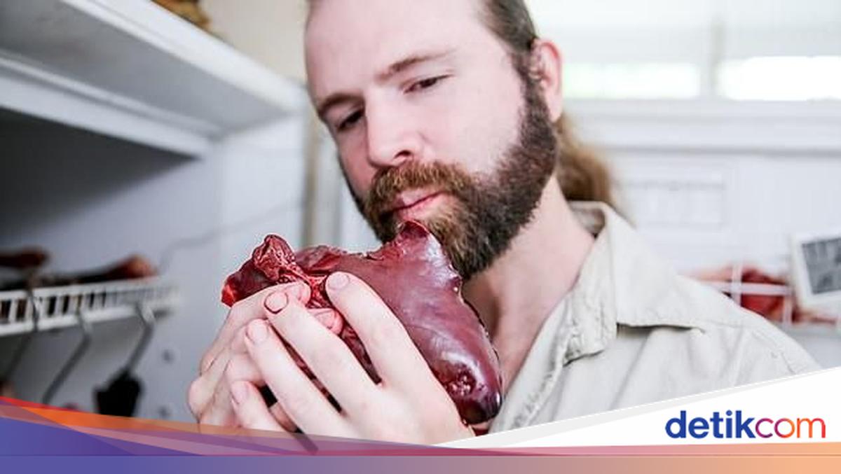 Pria Ini Hanya Makan Daging Mentah dan Daging Busuk Selama 10 Tahun