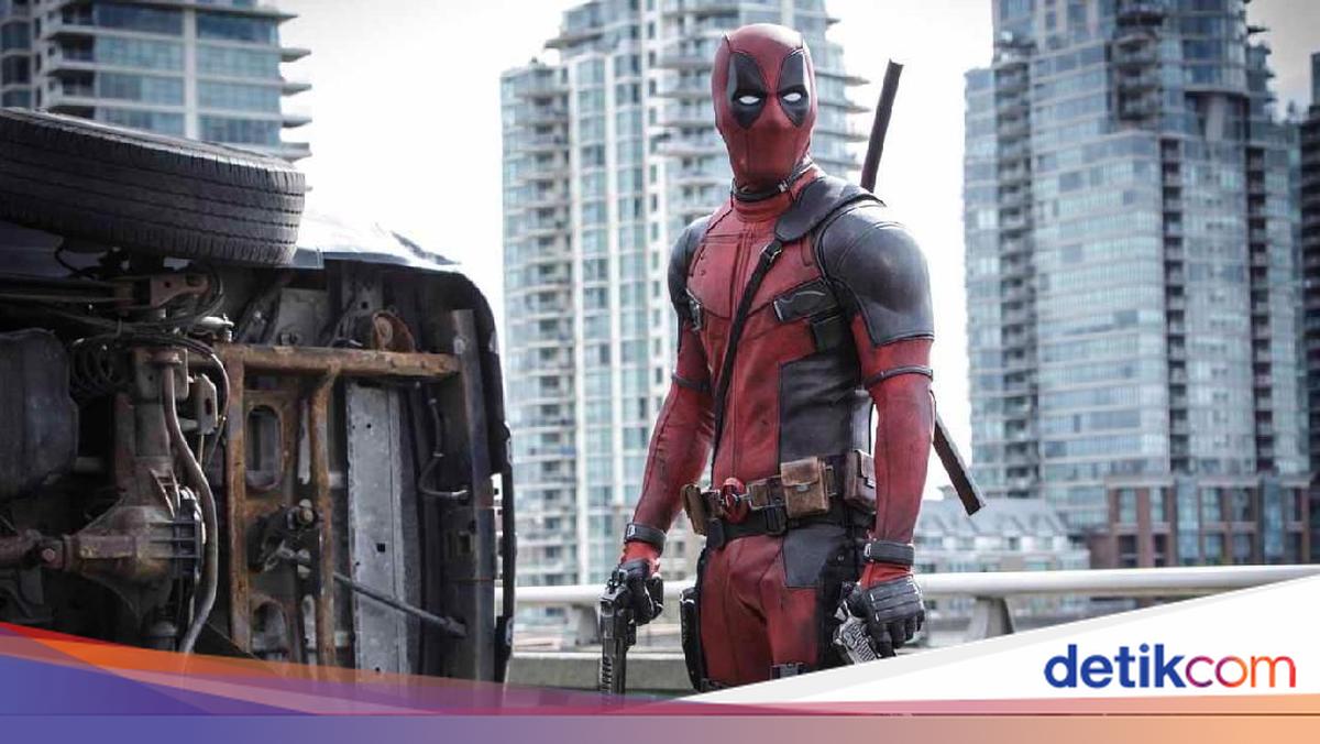 Logo Deadpool 3 Bocor Dari Topi Kevin Feige!