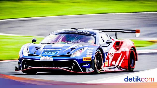 Yah.. Rio Haryanto dan David Tjipto Gagal Finish karena Ditabrak