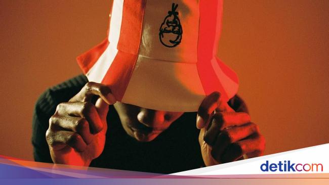 KFC Rilis Topi Stylish Multifungsi, Bisa Jadi Wadah Ayam Goreng Juga