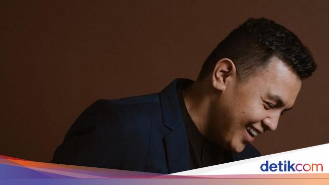Kenali Lebih dalam Tulus yang Telah Satu Dekade Berkarya
