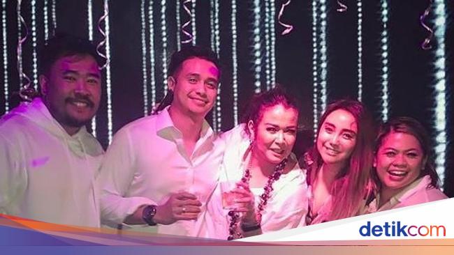 Rudy Badil, Salmafina, Sania Velova hingga Elvira Devinamira