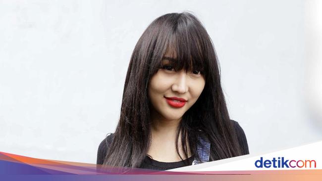Ini Alasan Lucinta Luna Bebas Lewat Jalur Asimilasi Ini Alasan Lucinta Luna Bebas Lewat Jalur Asimilasi