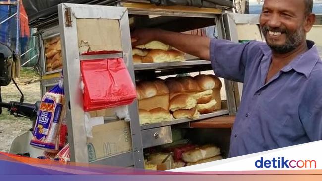 Penjual Roti Keliling Ini Sekolahkan Anaknya hingga Jadi Dokter dan ...