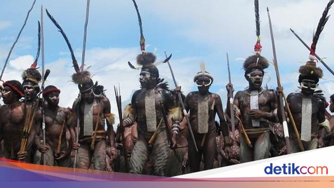 Tentang Suku Dani, yang Baju Adatnya Dibuat Meme Dipakai Anies Baswedan
