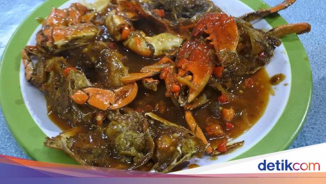 5 Warung Kaki Lima Ini Sajikan Aneka Seafood Segar dan Murah