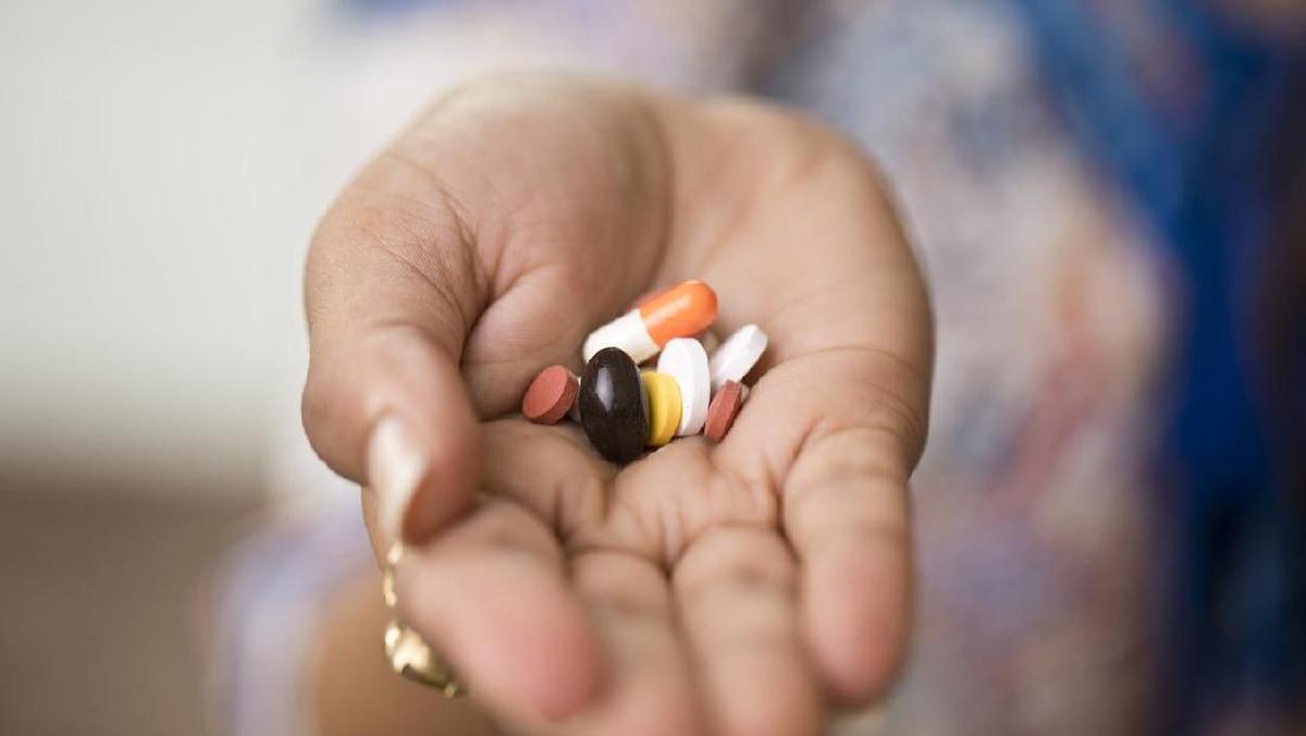Ambroxol: Dosis, Aturan Pakai, Efek Samping