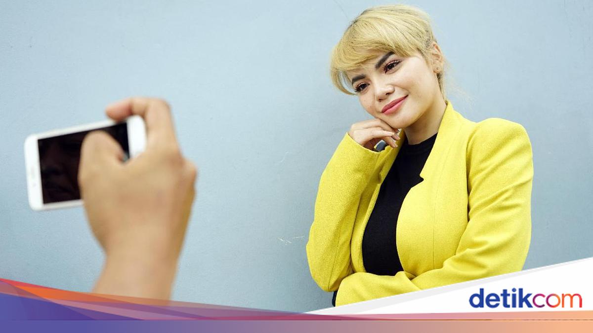 Dikatai 'Fans Halu' Chand Kelvin, Dinar Candy Batal Lapor Polisi